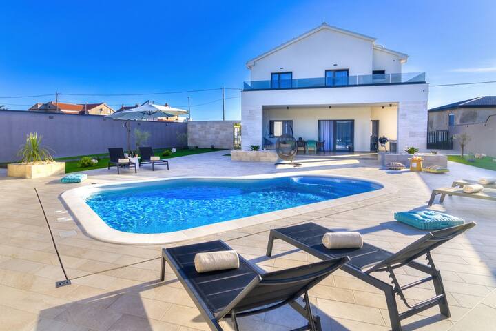 Pool Villa One /W Sauna And Jacuzzi - Klenovica