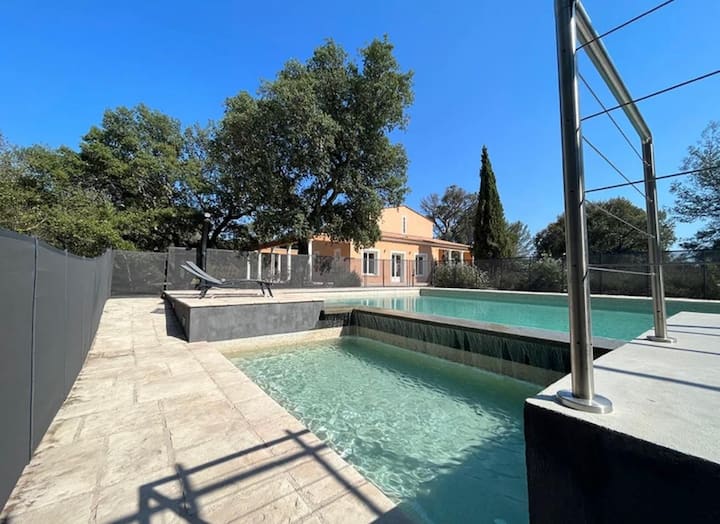 Maison De Charme Avec Piscine Privée - Fréjus