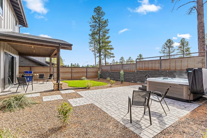 Modern 4br Flagstaff Home: Hot Tub, Near Nau, Down - フラッグスタッフ, AZ