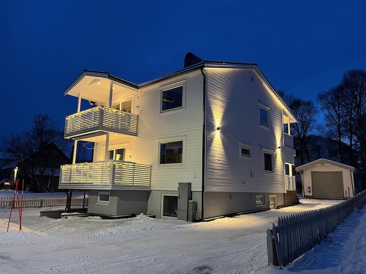 Arctic Pearl - Central House With 4 Bedrooms And 2 - Tromsø
