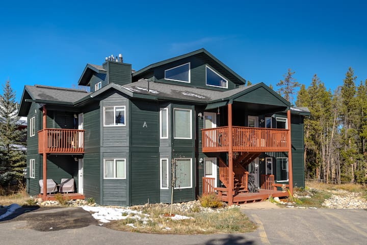 Cute Modern 2 Bed Retreat, A Perfect Basecamp! - Tabernash, CO
