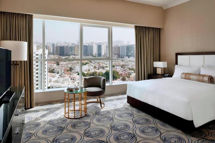 2 Bedroom Apartment Walk From Al Wahda Mall - Abu Dhabi