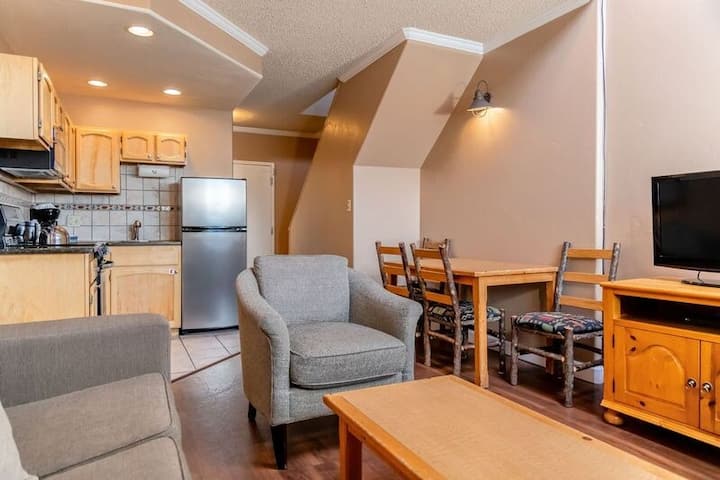 Inviting Studio W/ Indoor Heated Pool And Hot Tub - Steamboat Springs