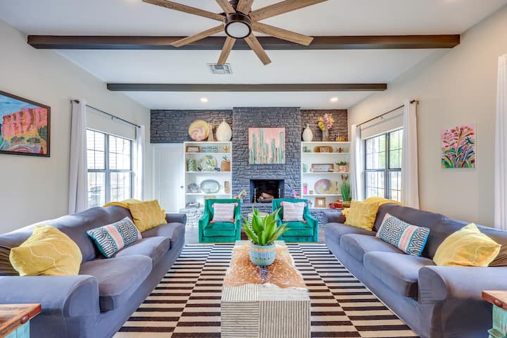 < 1 Mi To Dtwn: Home W/ Fenced Yard In Boerne! - Boerne, TX