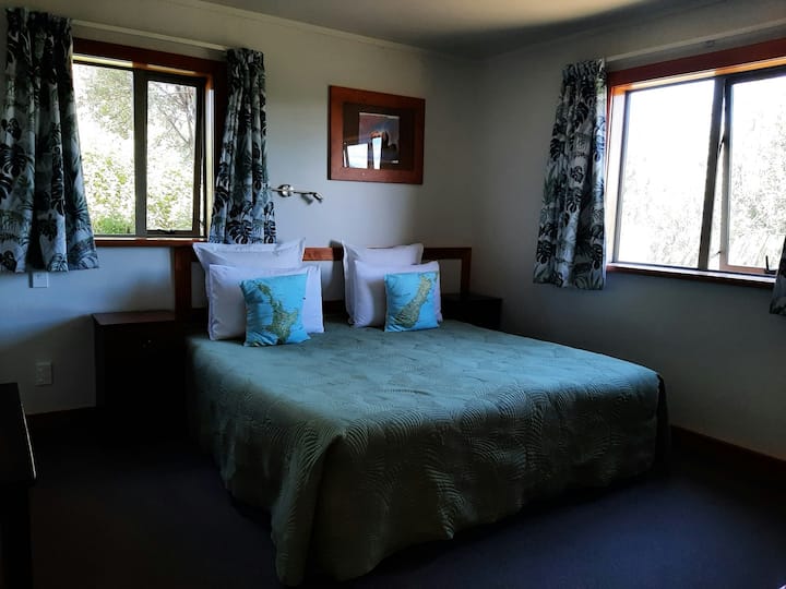 Private Room With King Or Twin Bed And Ensuite - Motueka