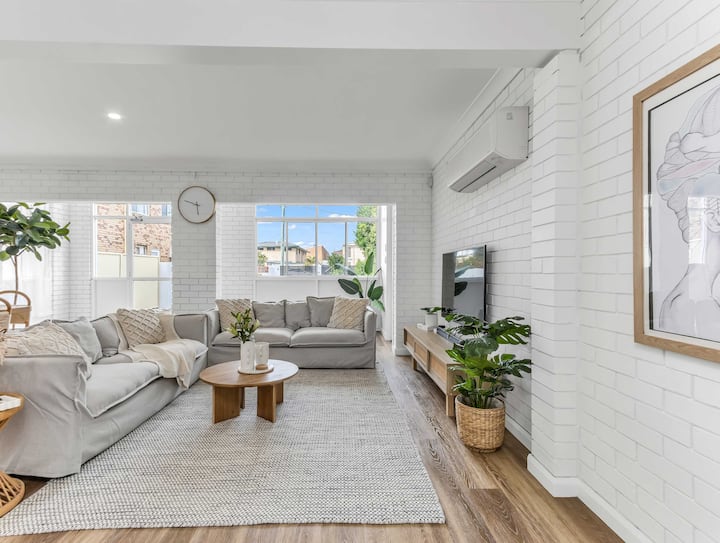 Cozy Sunny Coastal 3 Bedroom Home - Coolangatta