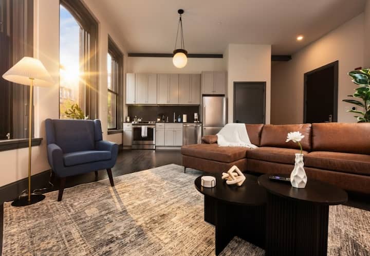 Stylish Downtown 2br Steel City - Pittsburgh
