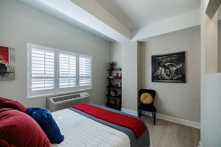 Chic City Center Studio - Downtown Athens - Athens, GA