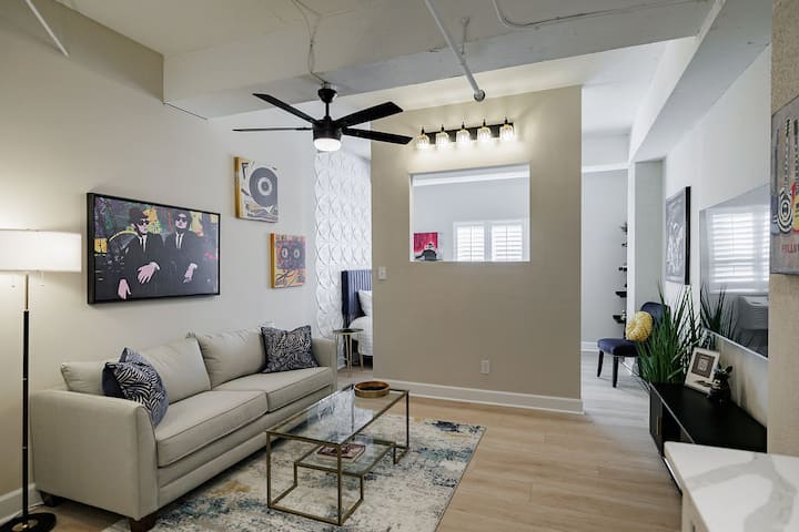 Chic City Center Studio - Downtown Athens - Athens, GA