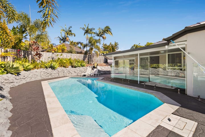 Spacious Family Holiday Home [Wi-fi/salted Pool] - Gold Coast