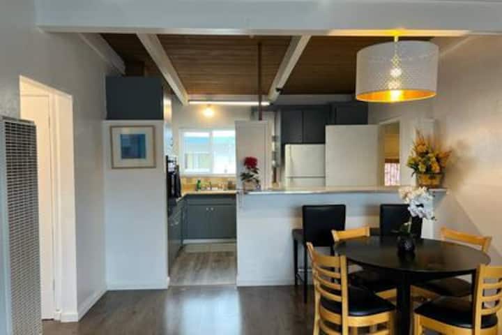 New 2br W/free Parking & Laundry - Berkeley, CA