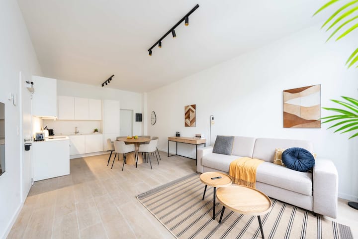 Comfortable Urban Retreat For 6 In Central Antwerp - Zwijndrecht