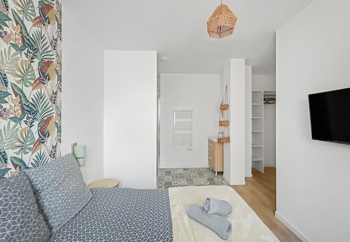 Maison Moderne T5 · 4 Ch Sdb Privatives · Terrasse - Poitiers