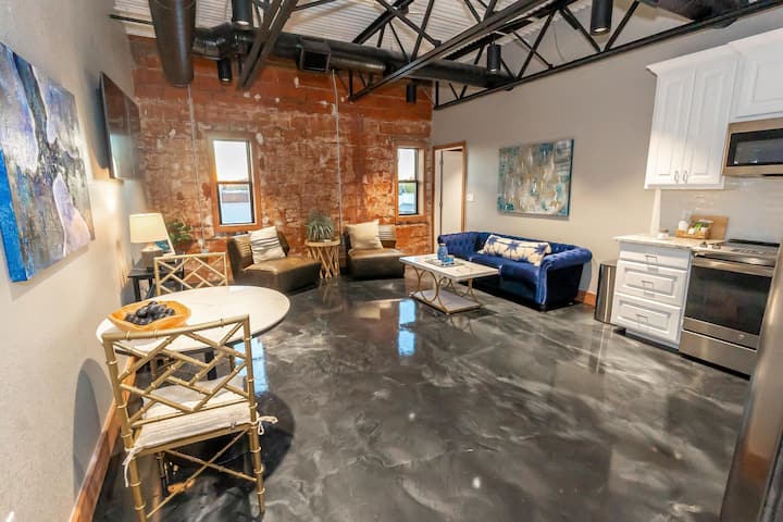 The Secret Cenote Hotel - Cenote Azul - Suite D - Jacksonville, TX