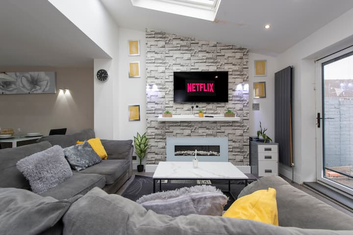 Winter Special| Peckham 2 Bath Home | Parking - London