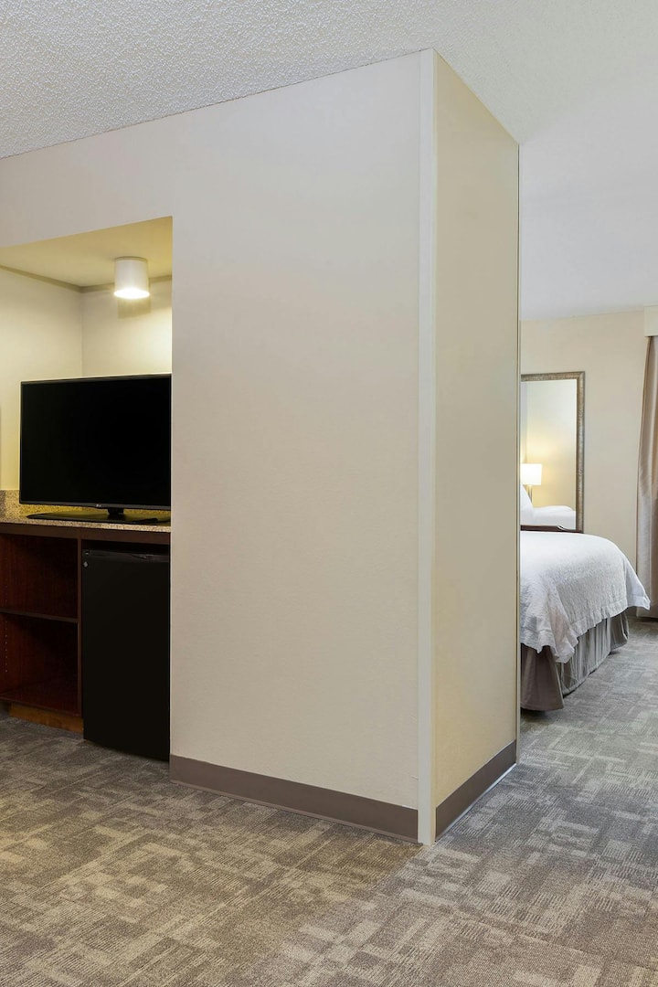 Galleria Hotel With Free Breakfast And Pool - Houston, TX