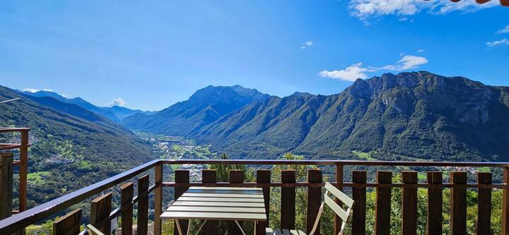 Under The Big Bench #223 - Italy