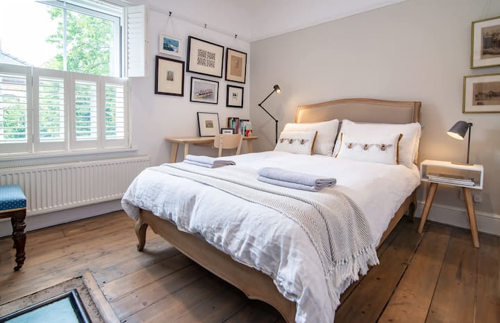Host & Stay | Terrace House On Canal - Worcester, UK