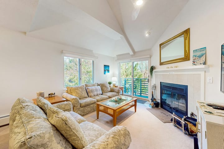 2br Condo, Fireplace, Balcony, Pool, Hot Tub - Killington, VT