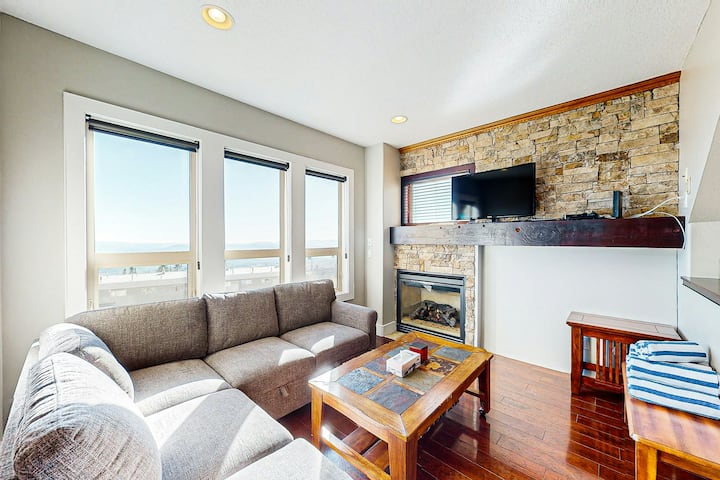 3br Townhome W/ Private Hot Tub & Ski In And Out - Big White Ski Resort, BC