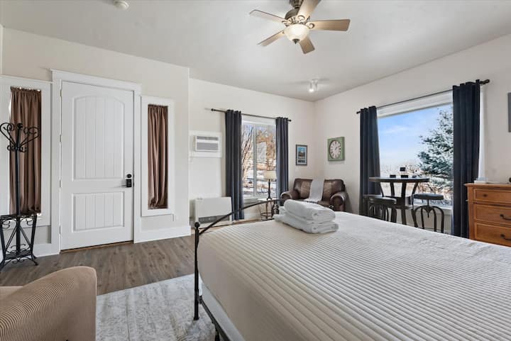 Scenic Views Casita 2 - Anthony Lakes Ptnr-10% Off - Baker City, OR