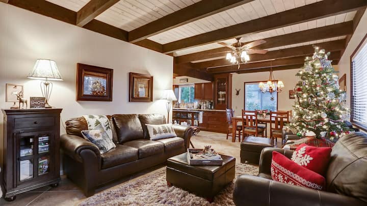Sister Bear Cabin With Treetop Views &Deck - Shaver Lake, CA