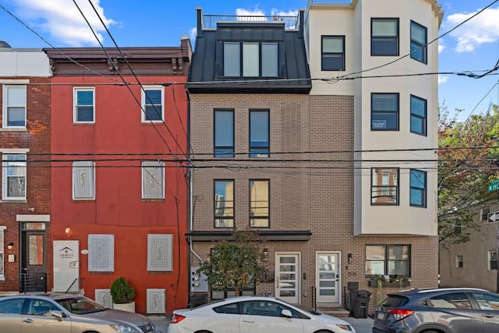 Getaway In The Heart Of The City - Chinatown - Philadelphia