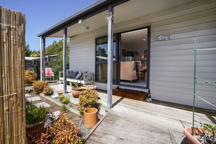 The Bach At Old Broadway - Waikuku Beach Retreat - Pegasus