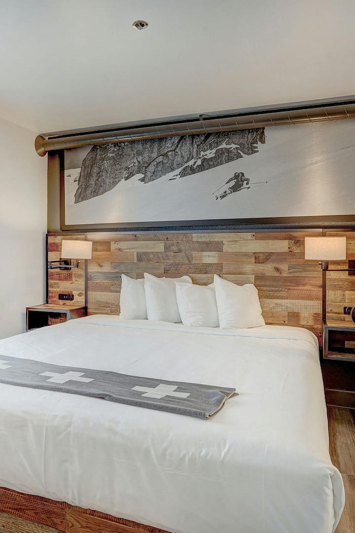 Room With King Bed And Sleeper Sofa - Breckenridge, CO