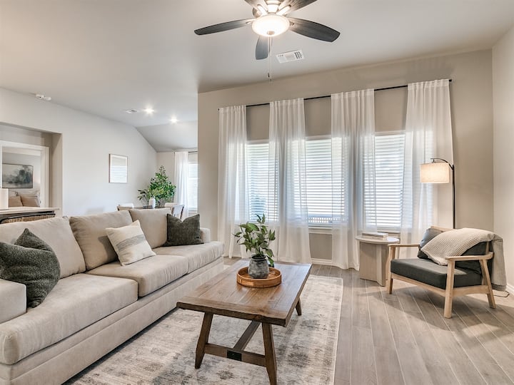 Big, Bright & Beautiful! - Oklahoma City