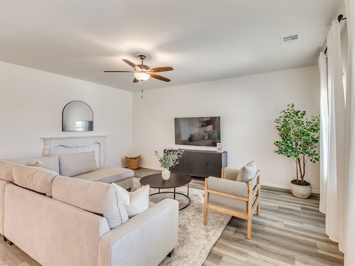 Beautiful 4 Bedroom Home In Owasso! - Owasso, OK