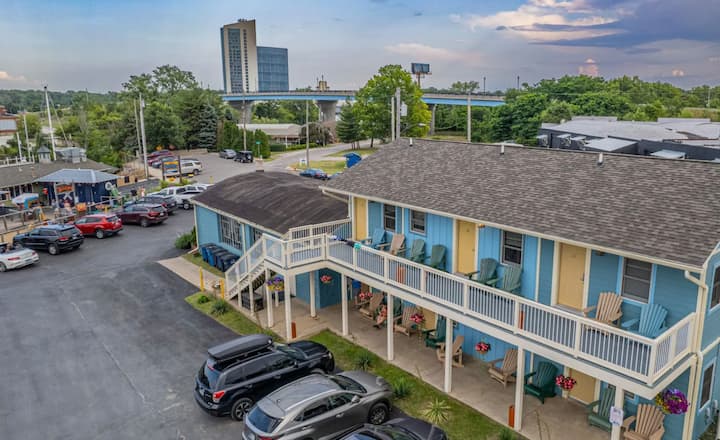 A Suite Place .5mi From Beach 21 - Michigan City, IN