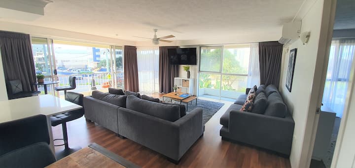 Style & Space, Opp Beach, Air-con, Wi-fi, Comfy - Surfers Paradise