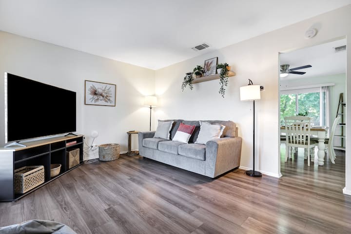 Home Nr River Walk Dt + Airport | Bbq Games Pets - Hill Country Village, TX