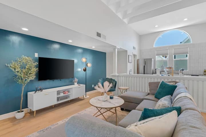 Lux Desert Oasis | Pool Table, Parking, Location - Phoenix