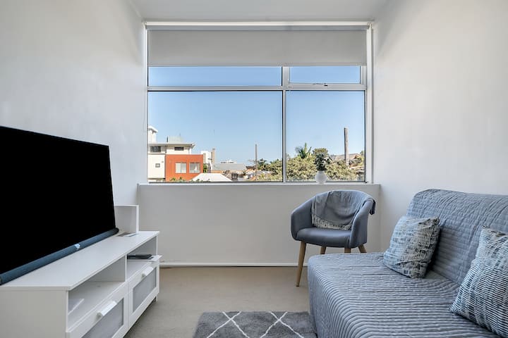 Minimalist 1br Apartment In Prime Manly Location - Manly