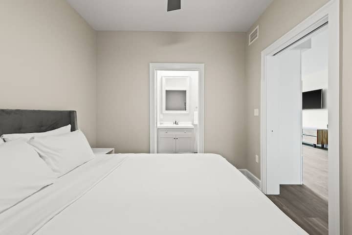 Bywater 2br, Minutes To Nola Sights - Chalmette, LA