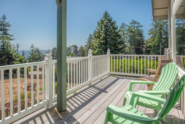 Gorgeous 3 Bdr Home In Gualala W/ Ocean View! - Cooks Beach, CA
