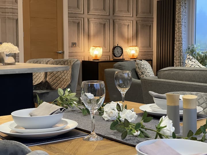 Hollicarrs - White Rose Lodge - Selby