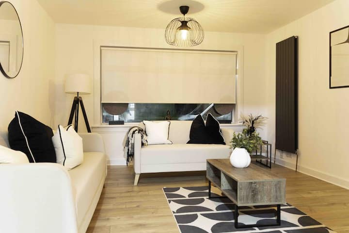Refreshing Modern Apartment In Renfrewshire - Paisley