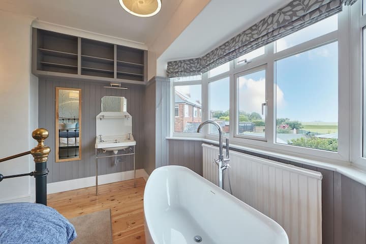 5 Bed In Whitby (Oc-b30092) - Whitby