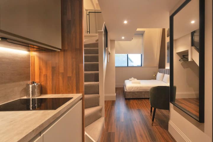 Fabulous Mezzanine Studio In Central Hastings - 헤이스팅스
