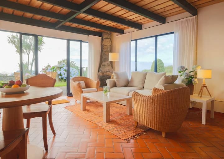 Guestready - Green Oceanview Relaxing Cottage - Sete Cidades