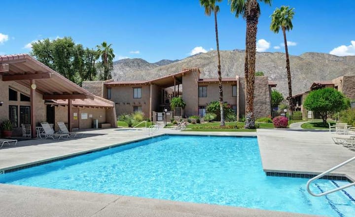 Serene Oasis Condo In Palm Springs - Palm Springs, CA