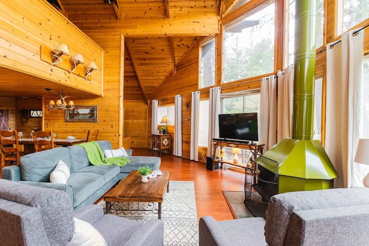 Cozy A-frame Cabin Near Snow Summit Big Bear Lake - Big Bear Lake, CA