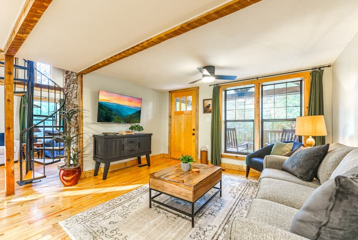 Cozy Cabin In The Woods W/ Playroom, Deck & Lounge - Oak Ridge, TN