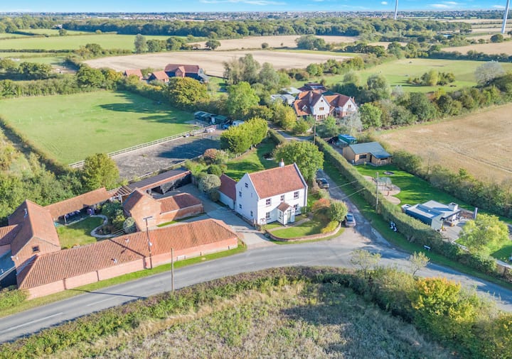 The Granary At Hartley Wood Farm - Clacton-on-Sea