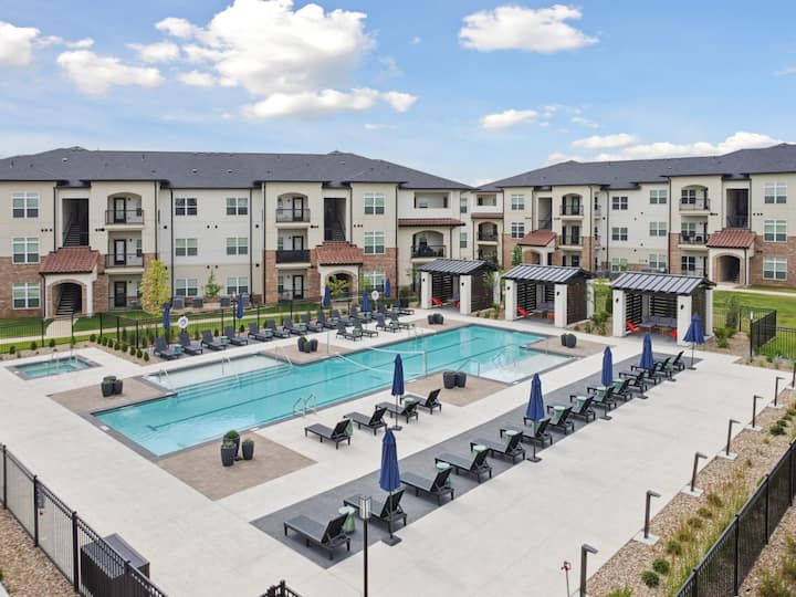 Casa Del Mar • Stylish New 1br/1ba • Owasso Ok - Owasso, OK