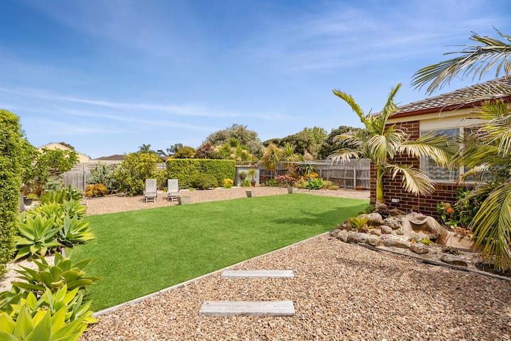 Pomora Seaside Getaway - 토르퀘이