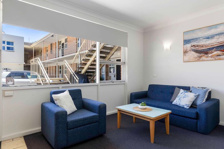 Betty's Bayside Retreat | 1brm Glenelg - Glenelg